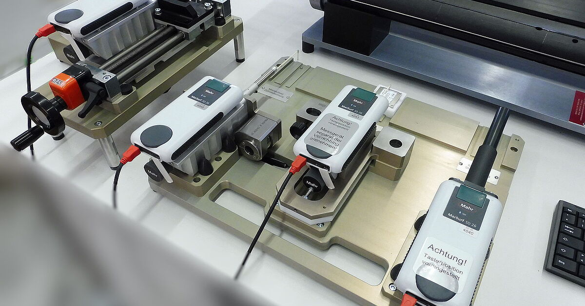 Measure roughness of giant components